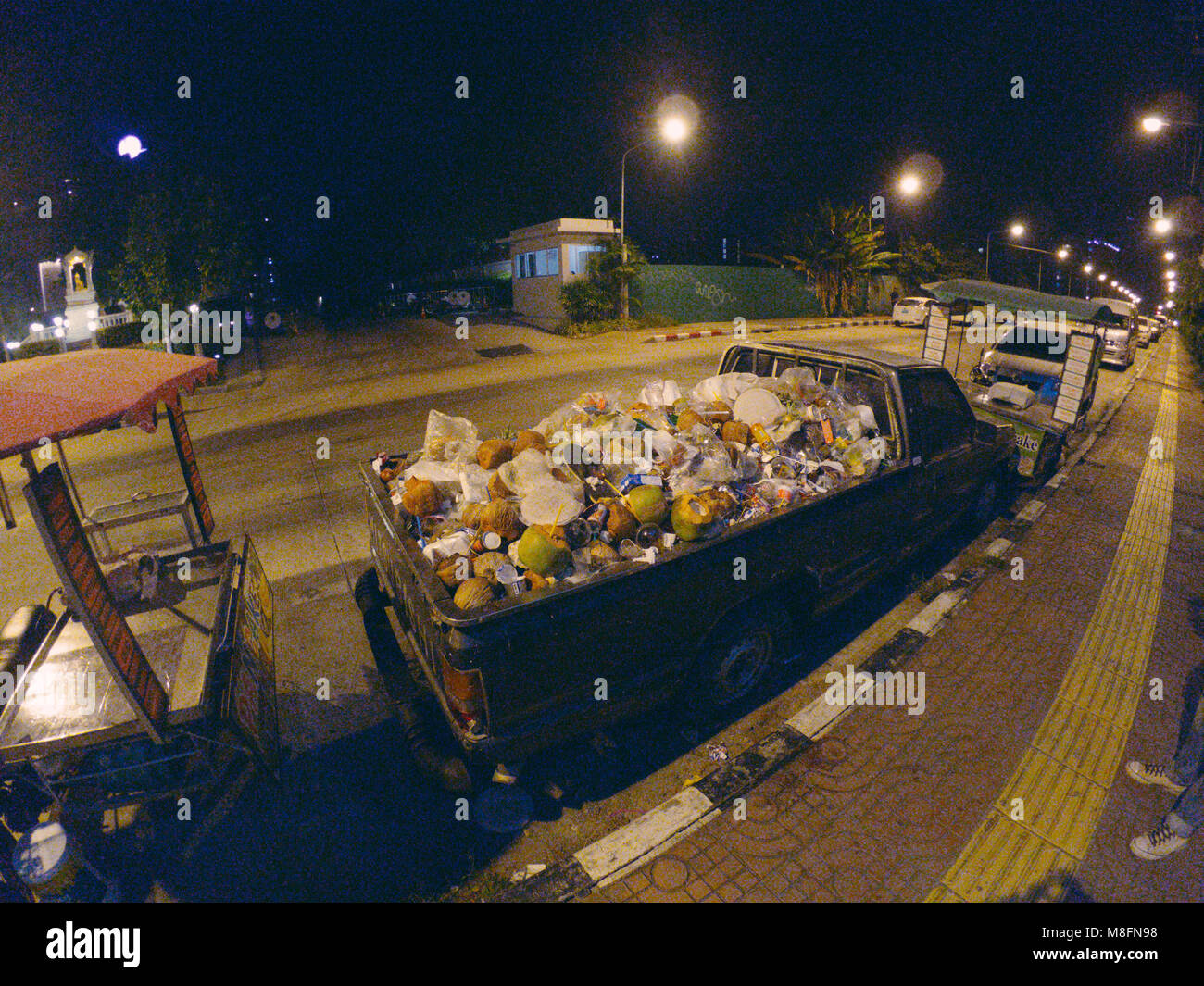 garbage in the car urban, disposal, green, icon, environmental, street ...