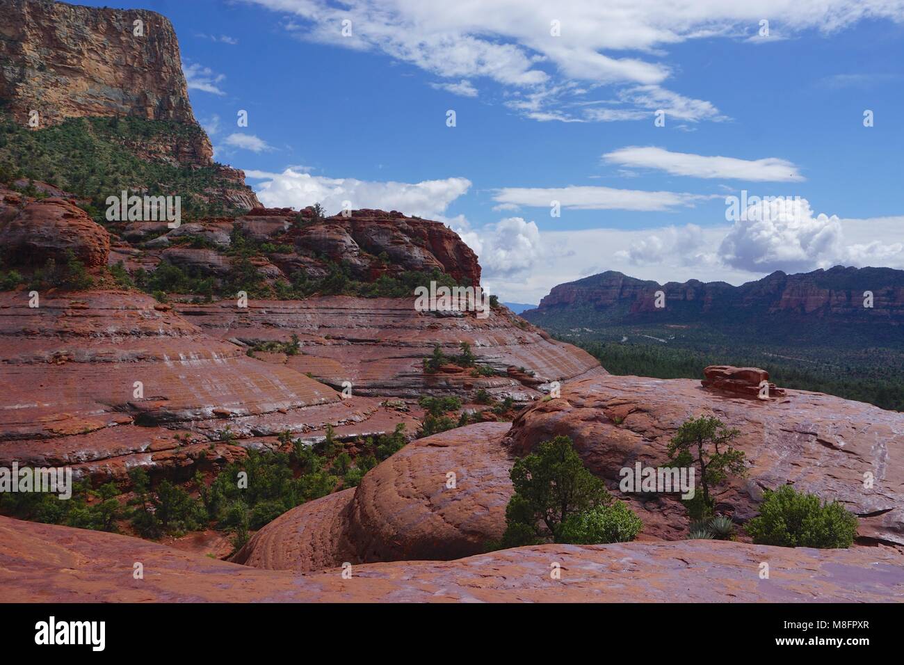 Sedona, AZ, USA: Red sandstone formations shine with brilliant color ...