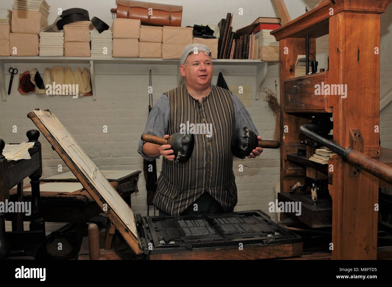 Colonial colonist hi-res stock photography and images - Alamy