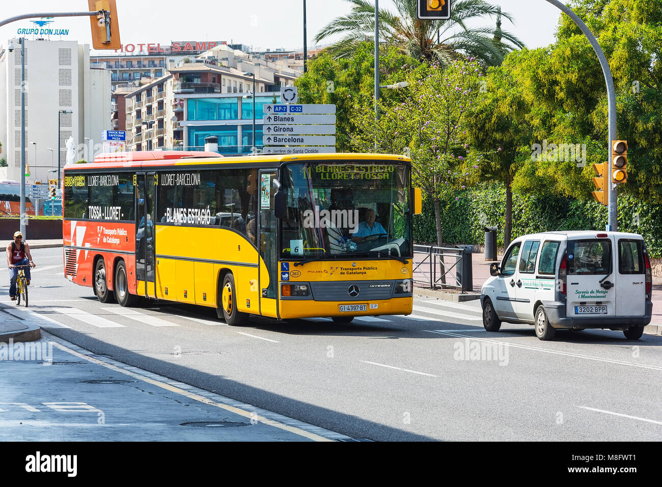 Regular bus hi-res stock photography and images - Alamy