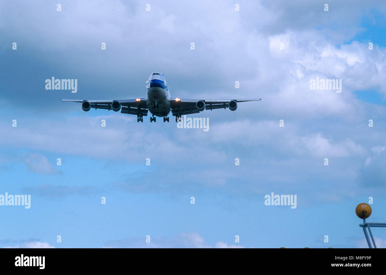 AMSTERDAM, NETHERLANDS, , SEPTEMBER 2001. Boeing 747-400 landing ...