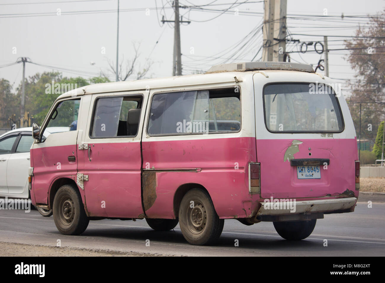 Isuzu elf hi-res stock photography and images - Alamy