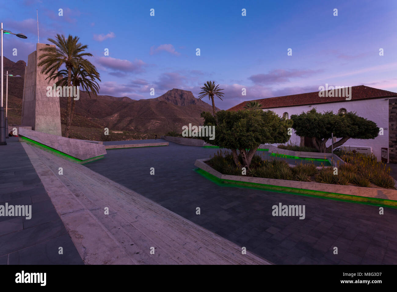 Plaza de Espana, with the Roque del Conde in the background, a mixture ...