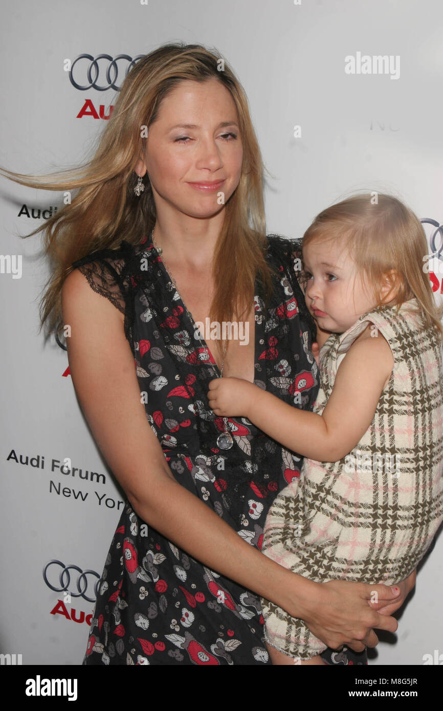 Mira sorvino 2006 hi-res stock photography and images - Alamy