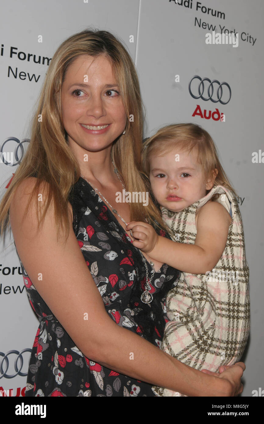 Mira Sorvino Children