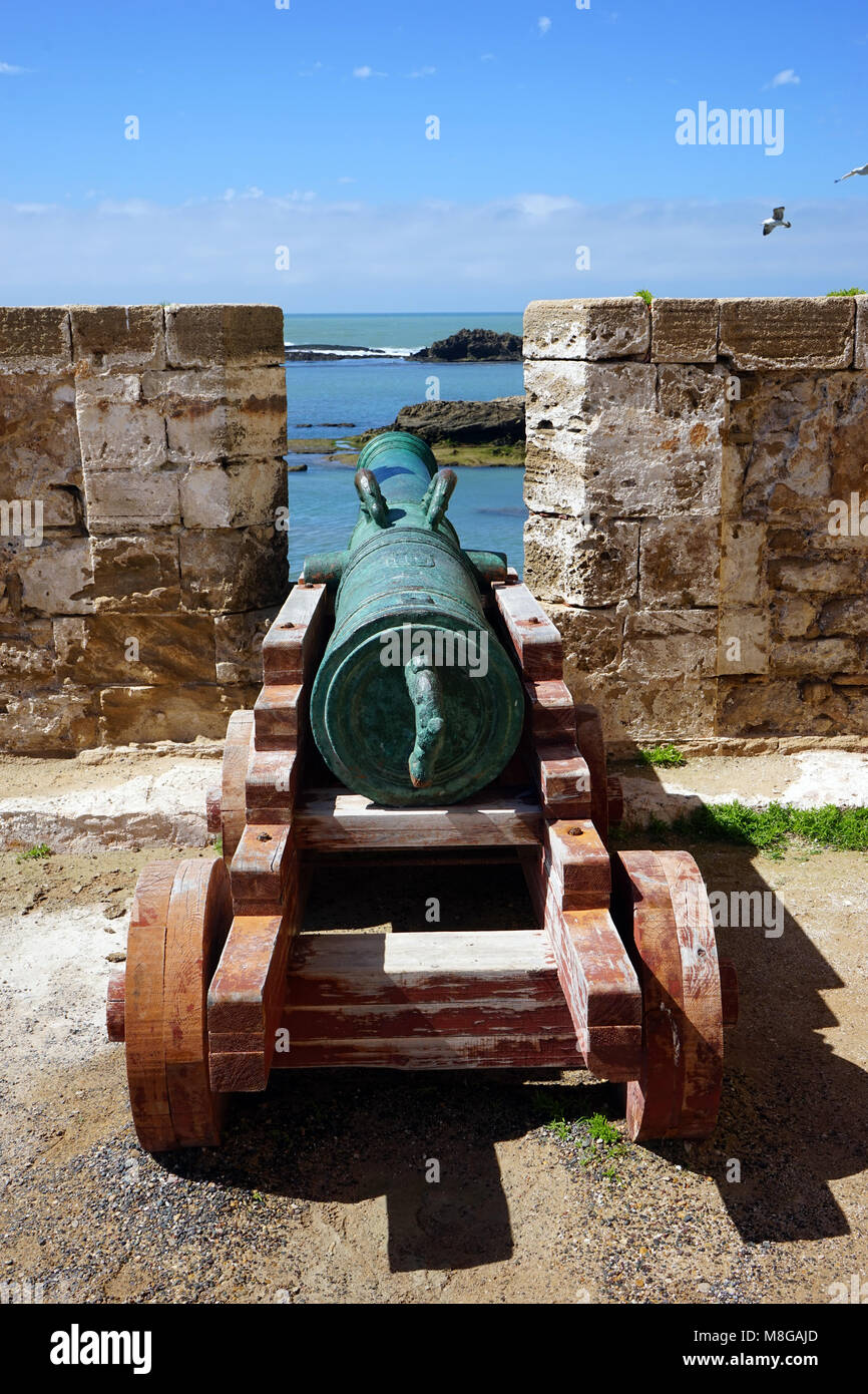 Bronze gun hi-res stock photography and images - Alamy