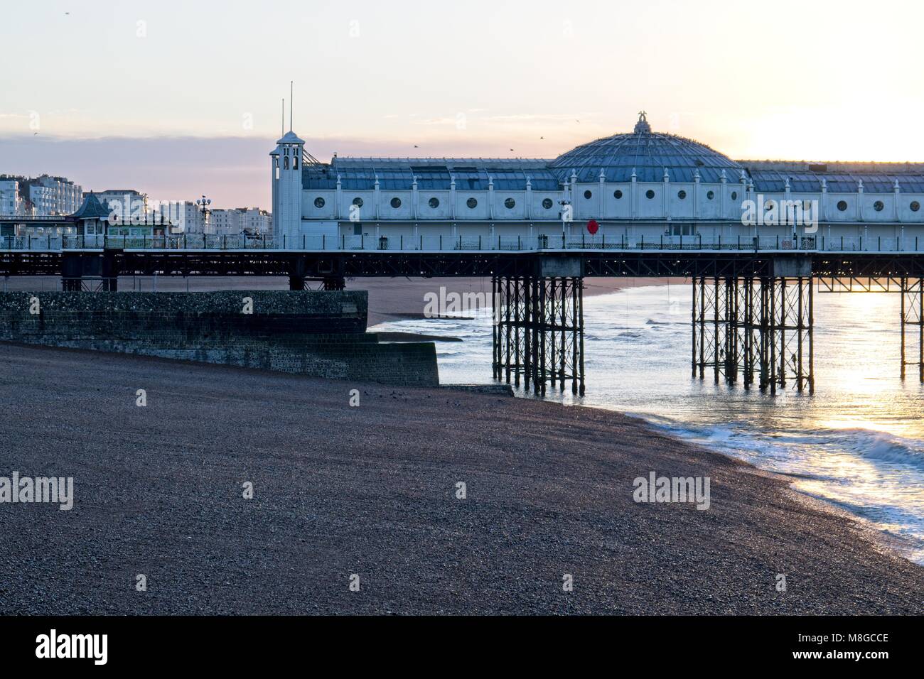 Brighton beach uk and sunrise hi-res stock photography and images - Alamy