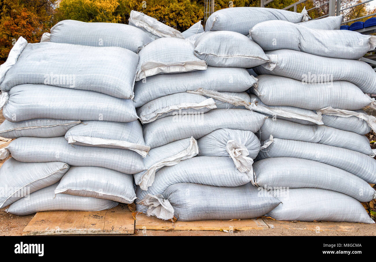 Flood defence embankment hi-res stock photography and images - Alamy