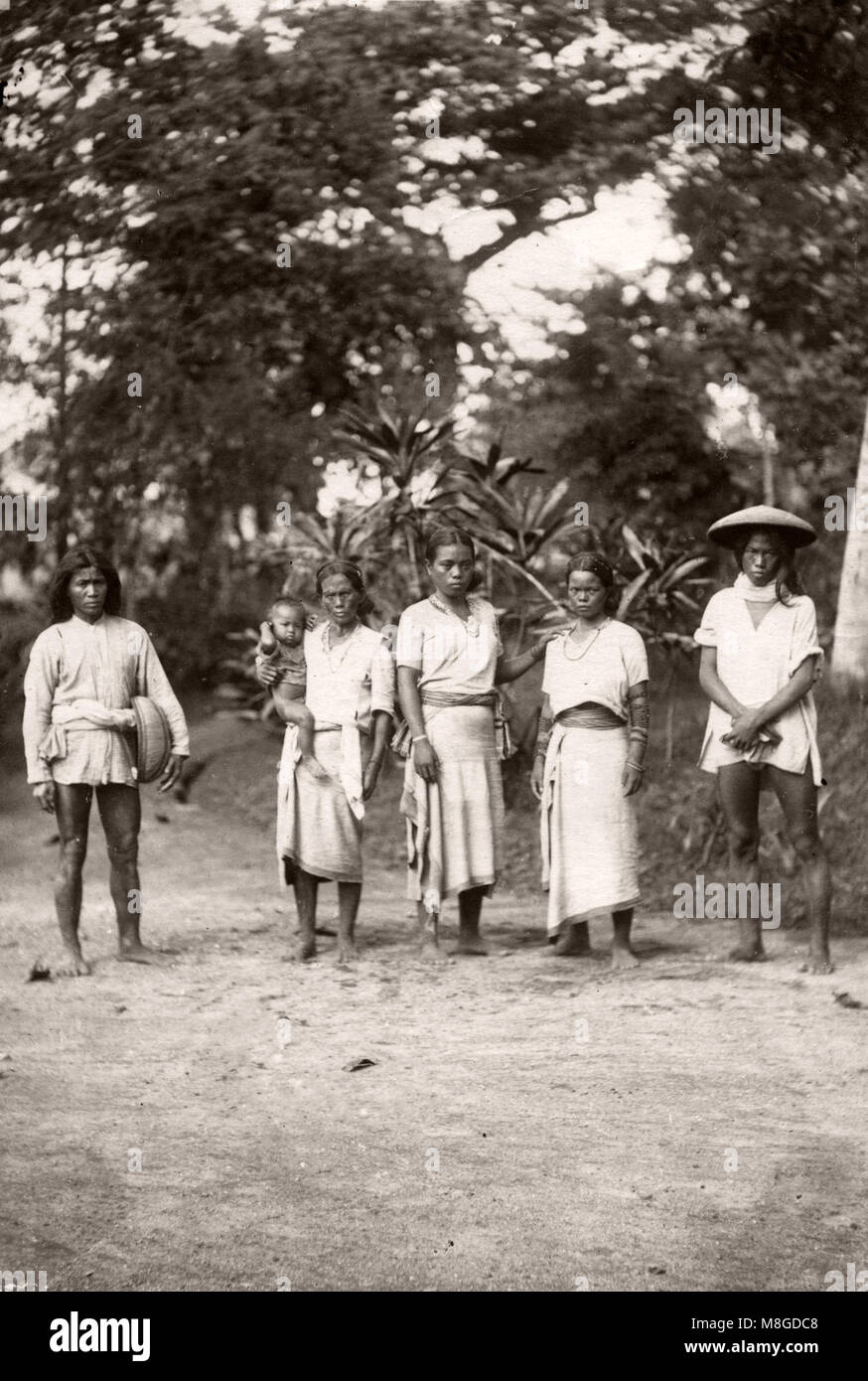 Philippines, women, 19th century hi-res stock photography and images ...