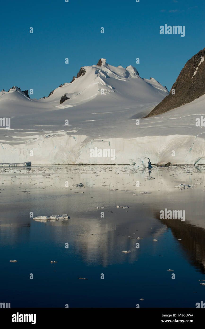 A beautiful frozen landscape scene in Antarctica Stock Photo - Alamy