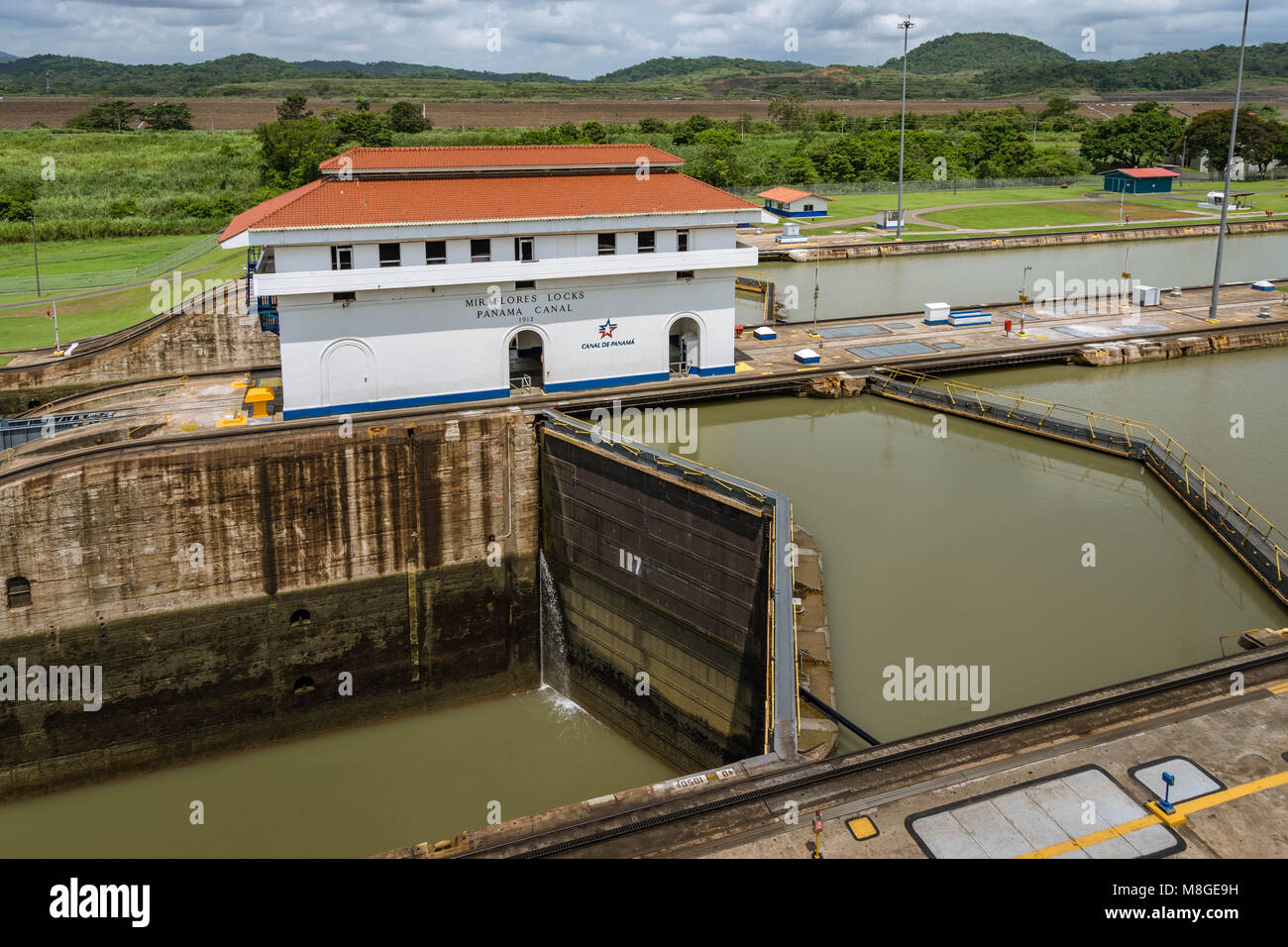 Water height differences in the Miraflores Locks on the southern ...