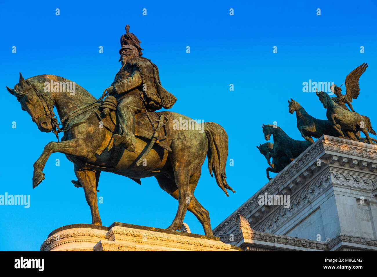 Monumento victor emmanuel ii hi-res stock photography and images - Alamy