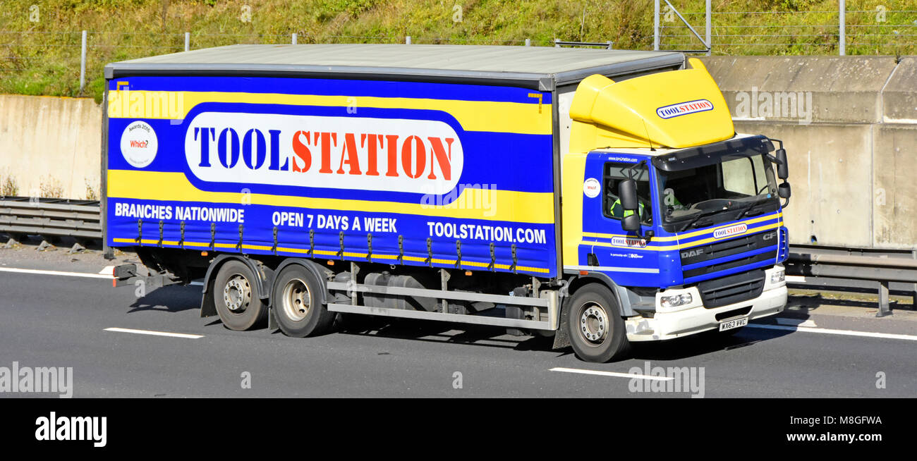 Soft sided lorry hi-res stock photography and images - Alamy