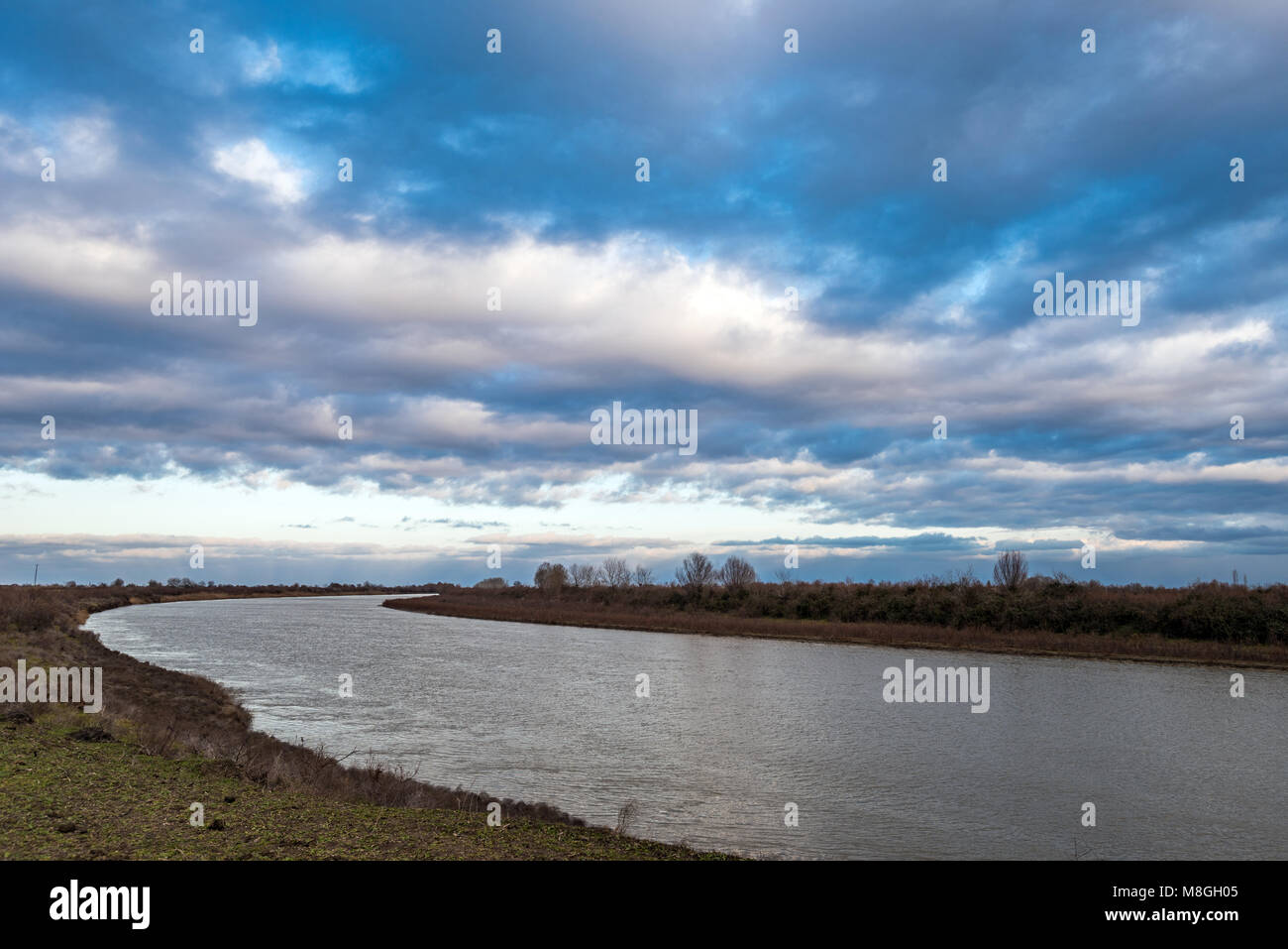 Bank plain hi-res stock photography and images - Alamy