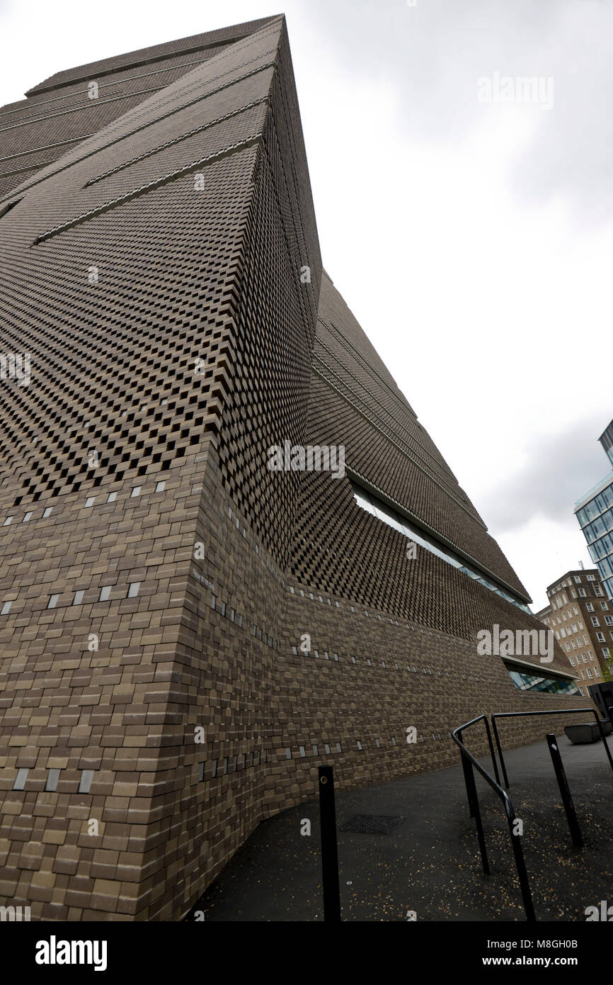 Tate modern museum exhibition hi-res stock photography and images - Alamy