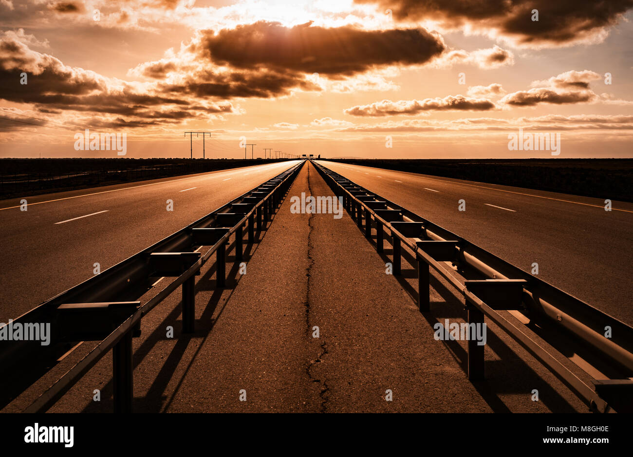 Two sided road hi-res stock photography and images - Alamy