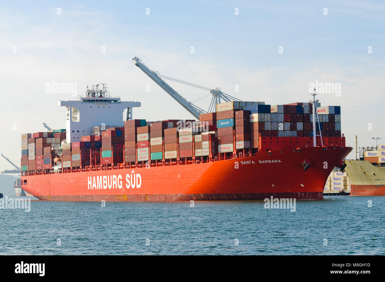 Harbor and shipyard hi-res stock photography and images - Alamy