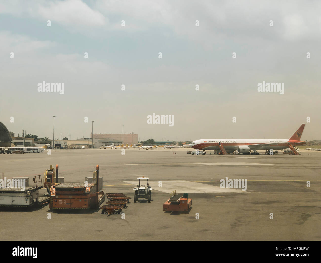 Luanda international airport hi-res stock photography and images - Alamy