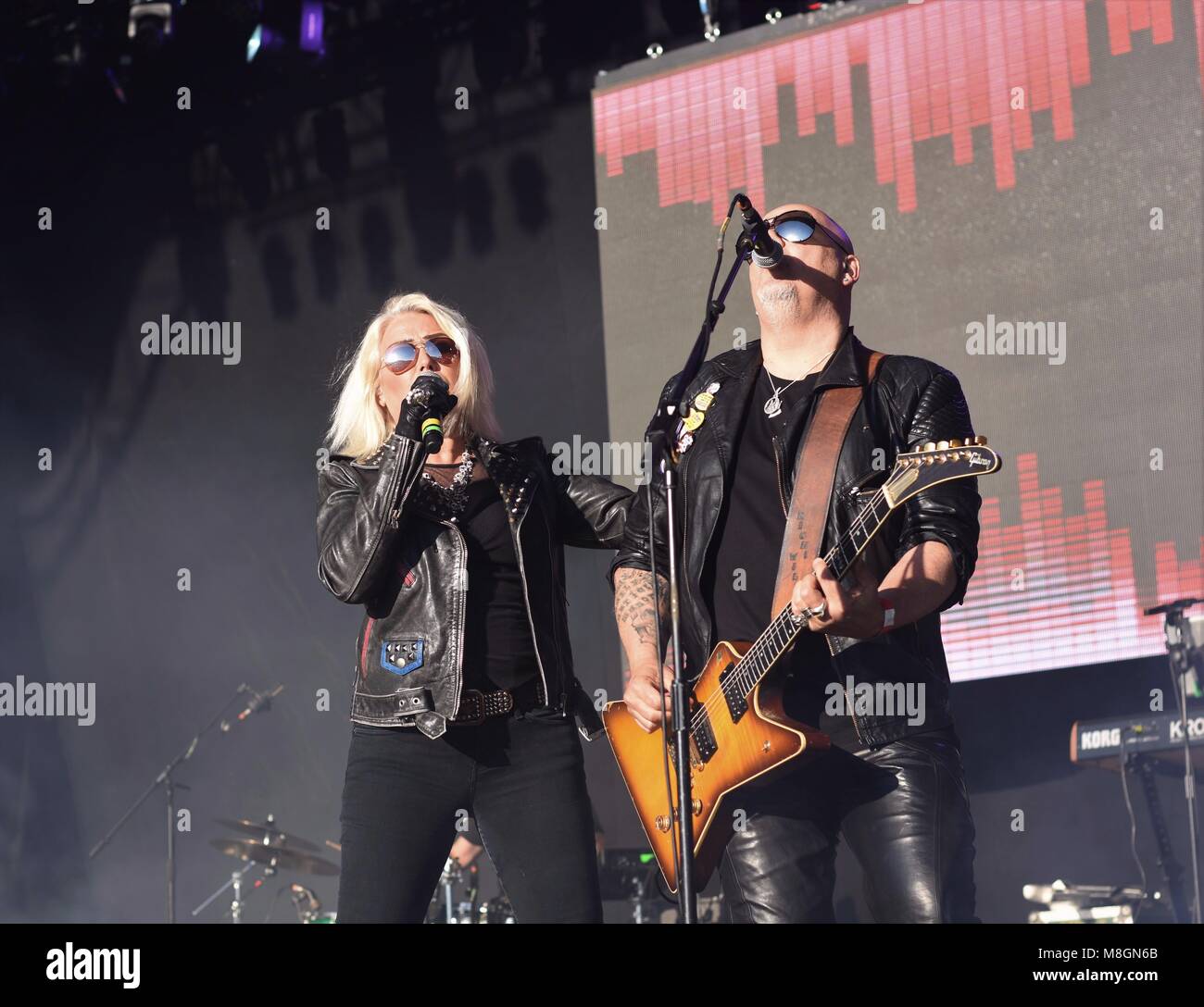 Kim wilde band hi-res stock photography and images - Alamy