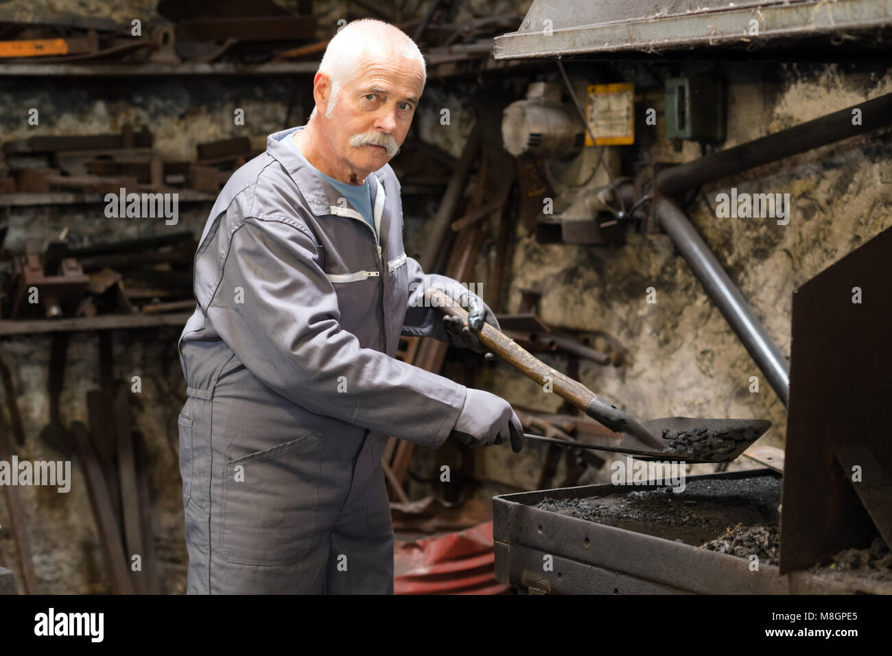 Blacksmith stove hi-res stock photography and images - Alamy