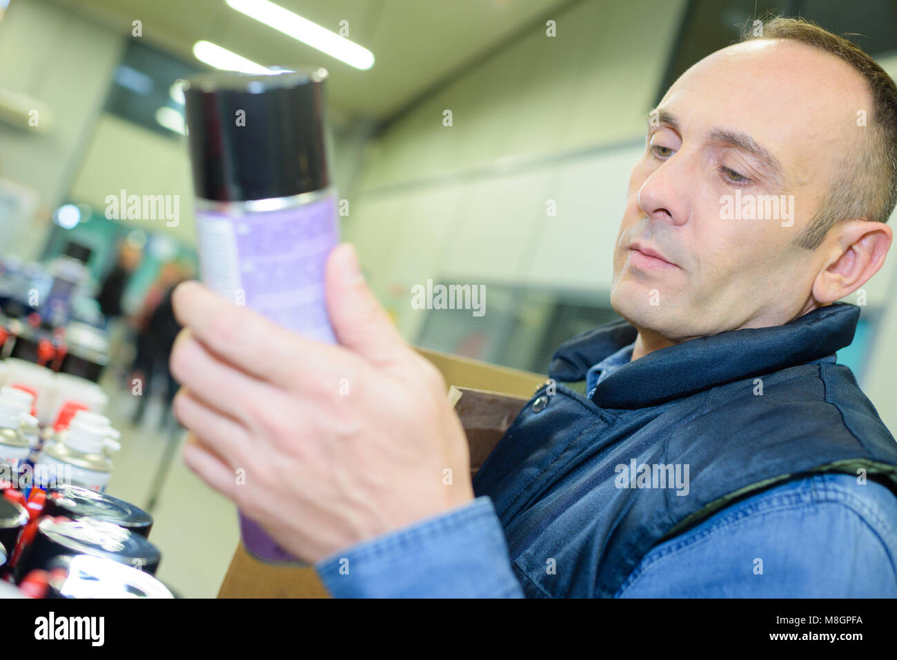 Man spray insects hi-res stock photography and images - Alamy