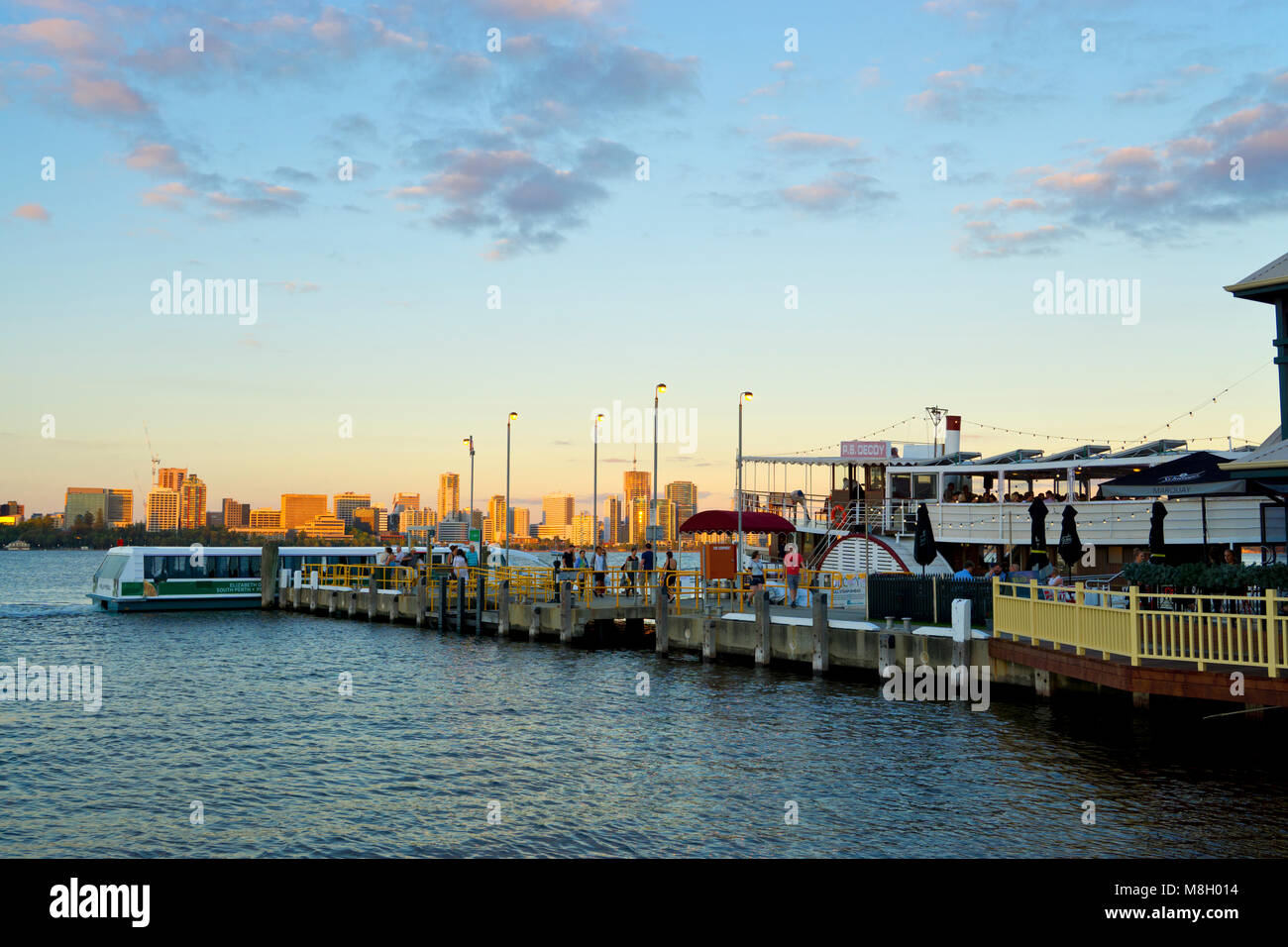 Banks of swan river hi-res stock photography and images - Alamy