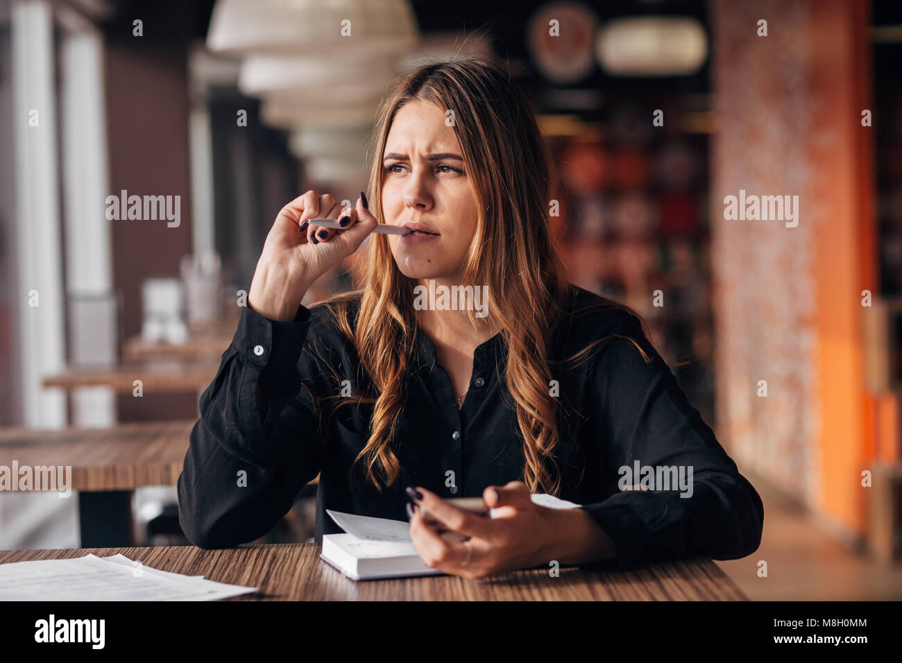Woodendesk hi-res stock photography and images - Alamy