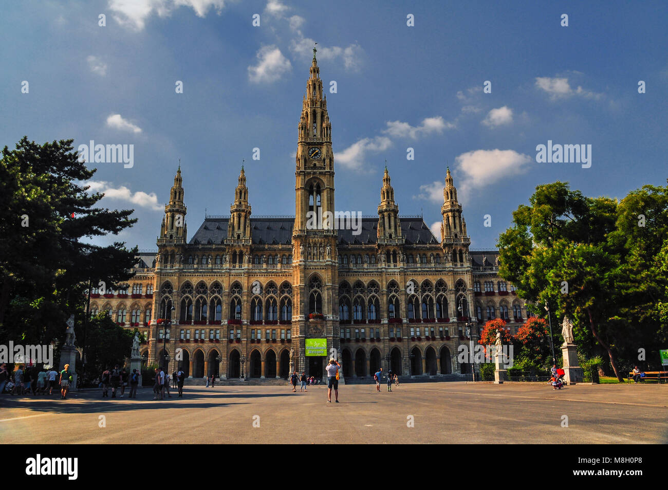 Rathaus wien hi-res stock photography and images - Alamy