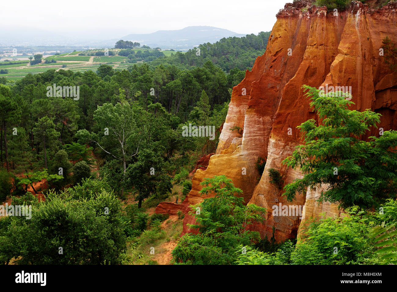 Les Sentiers d'Ocres, ochre quarry, Ochre Trail, Roussillion, France ...
