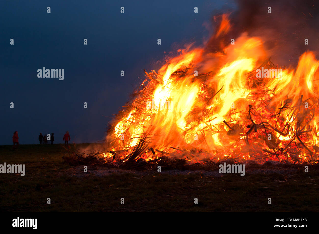 Smoking fire fireplace hi-res stock photography and images - Alamy