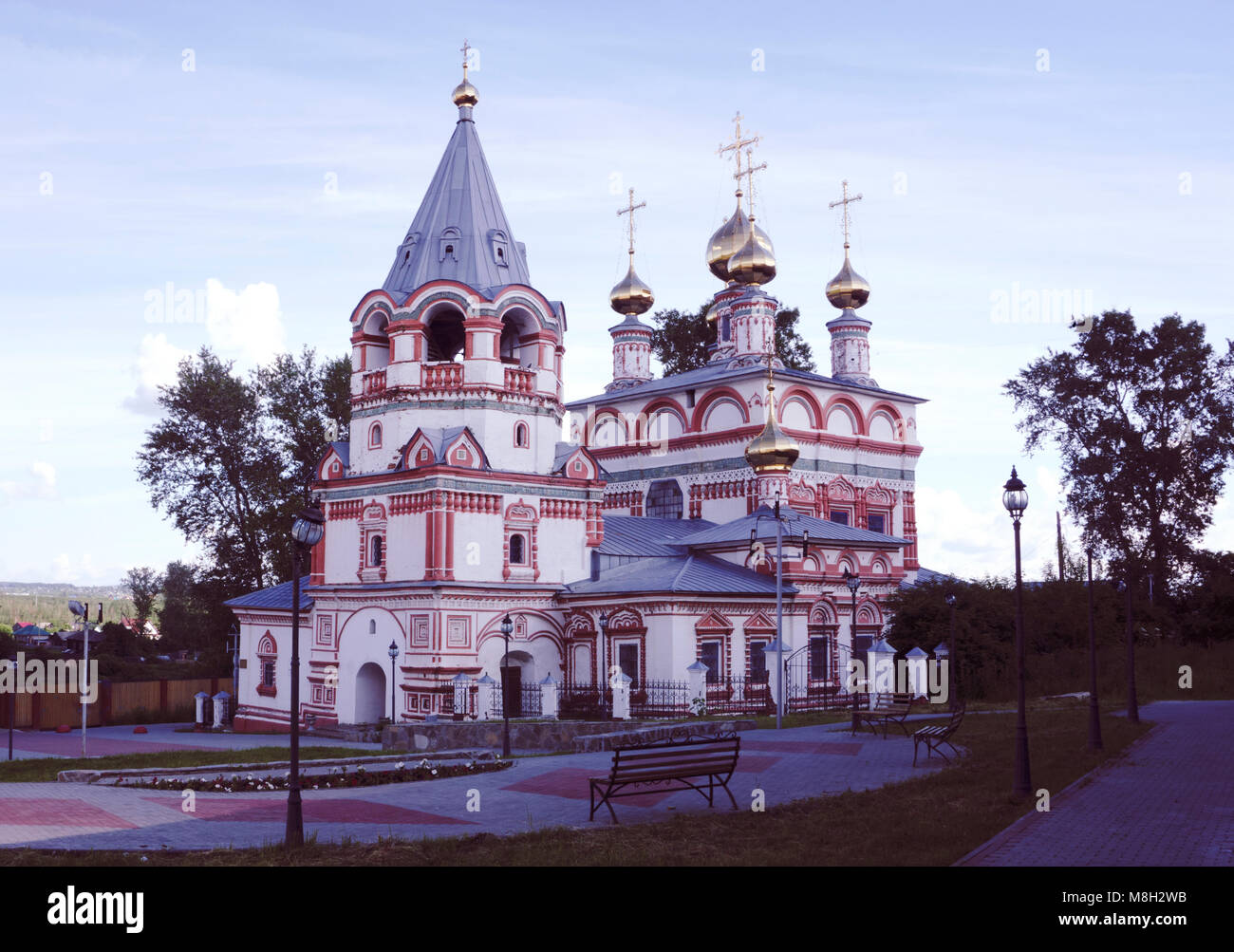 painted red with a white Church patterns Stock Photo - Alamy