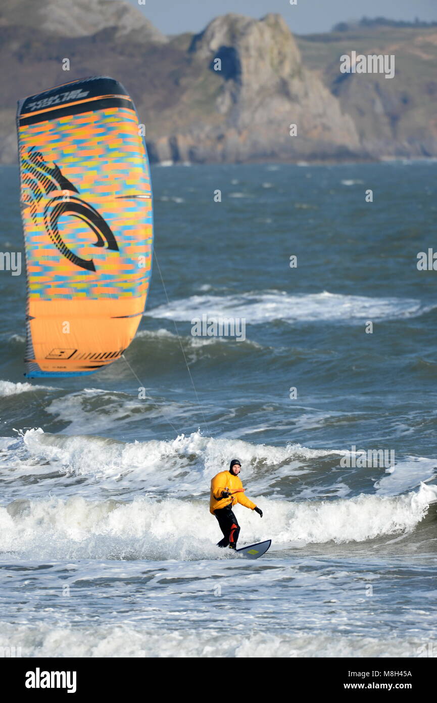 Fall bay beach wales hi-res stock photography and images - Alamy
