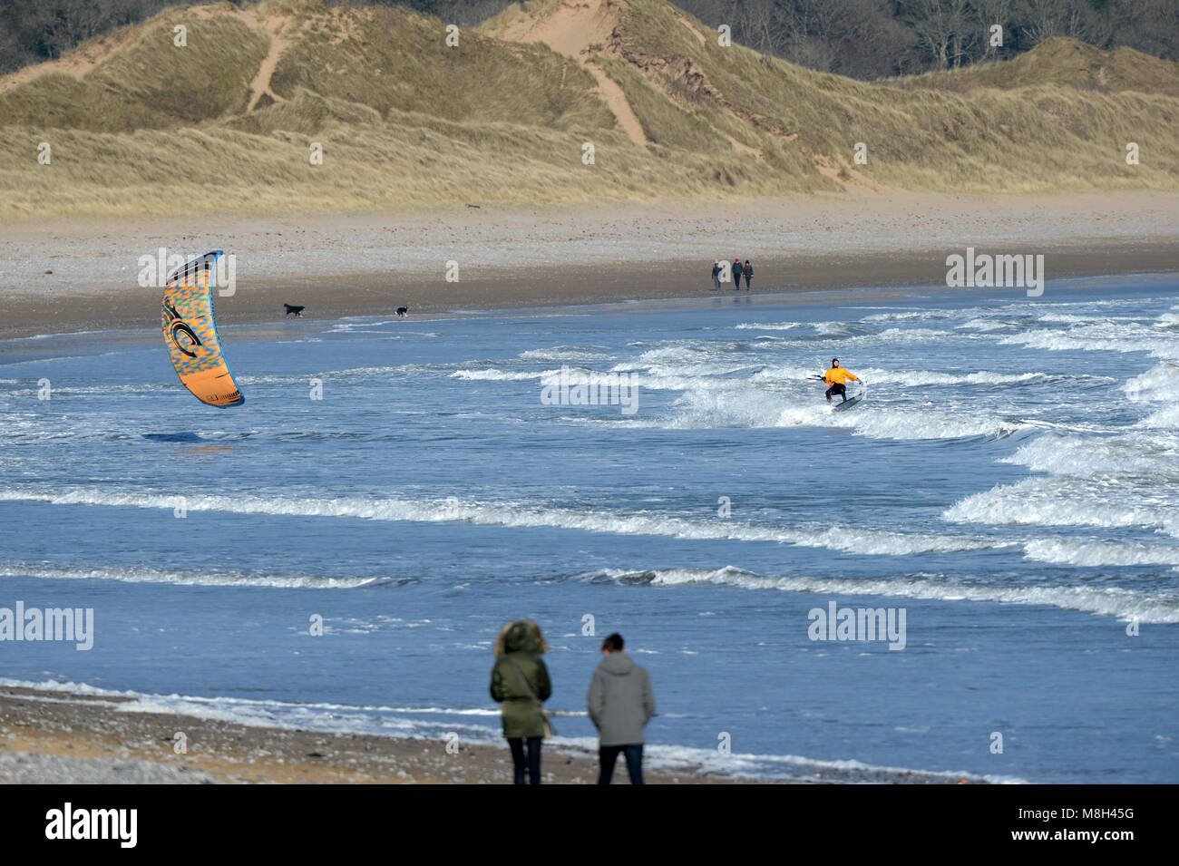 Kite surfing at Oxwich bay on Gower in south Wales Stock Photo - Alamy