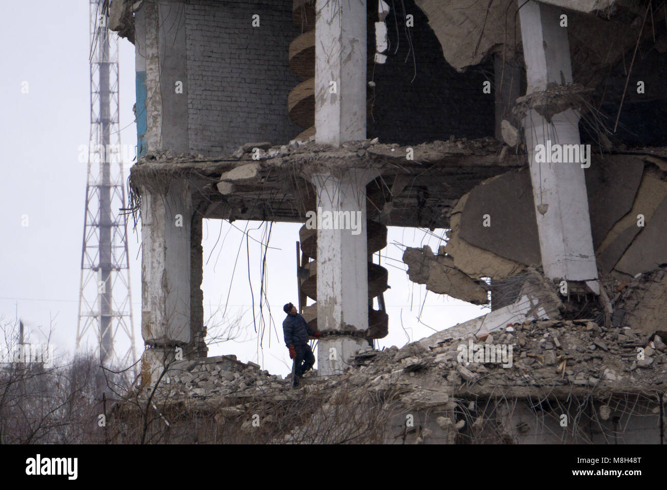 ruins of houses after earthquakes destroyed by the earthquake and ...