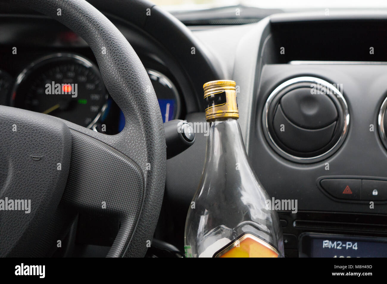 man drinking alcohol while driving the car Stock Photo - Alamy