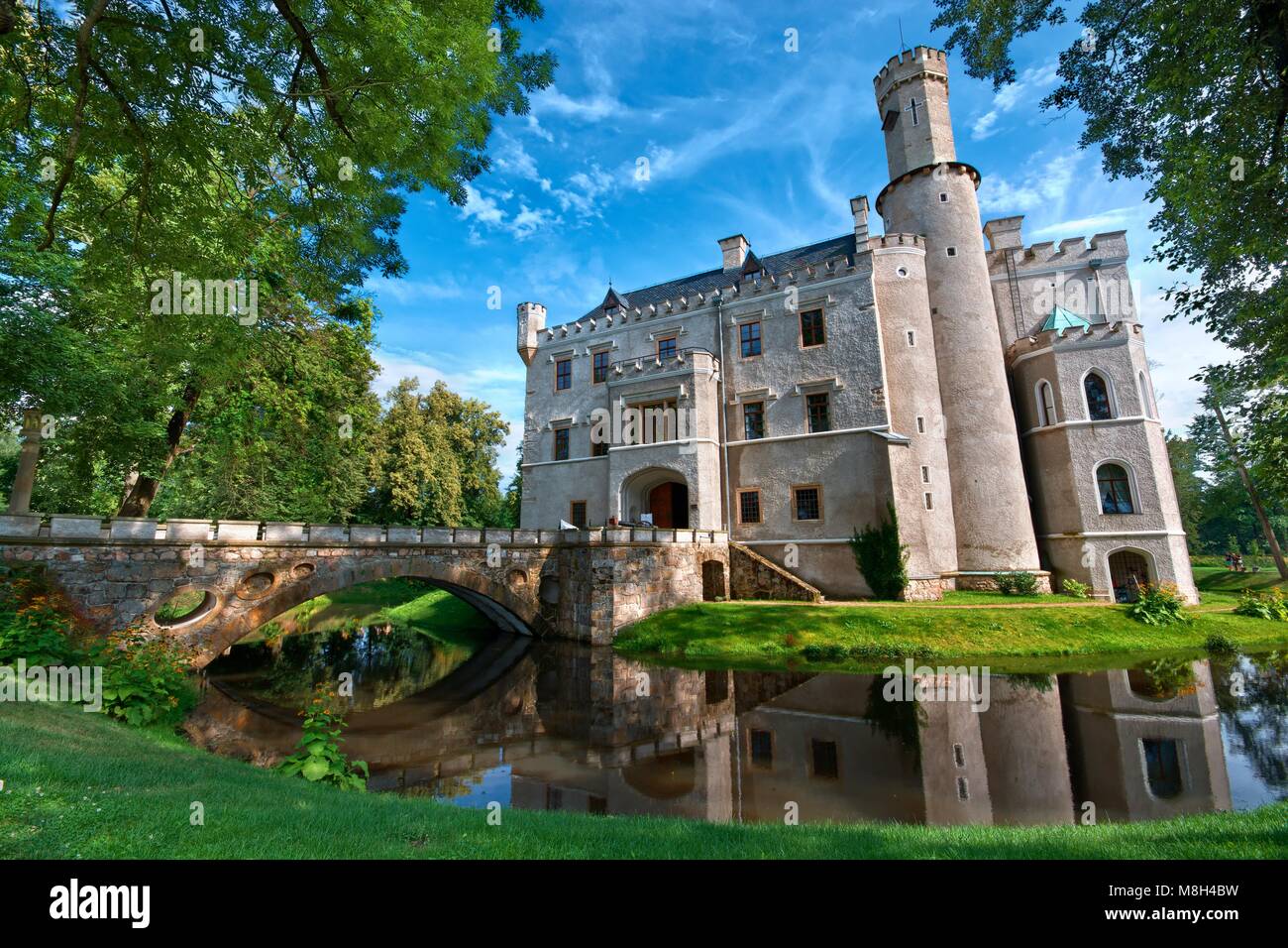 The castle surrounded by a moat hi-res stock photography and images - Alamy