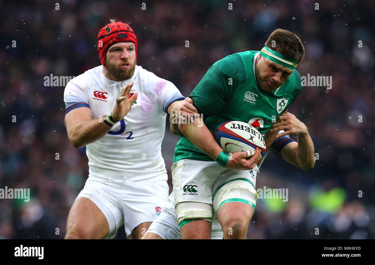 Ireland's CJ Stander (right) on his way to scoring the second try ...