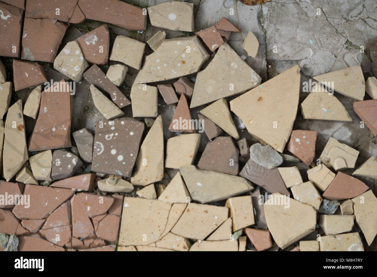 broken tile of old restroom surface texture tile Stock Photo - Alamy