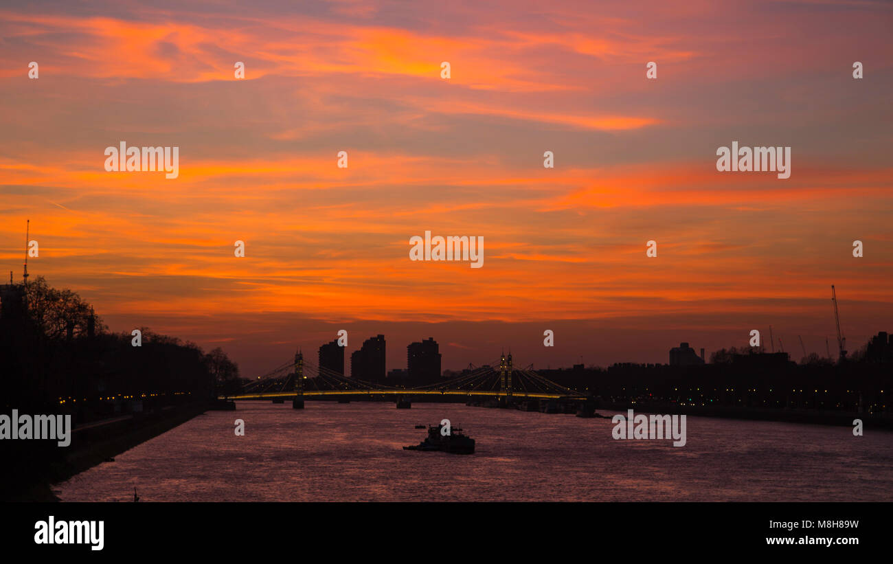 Sunset from Chelsea Bridge Stock Photo - Alamy