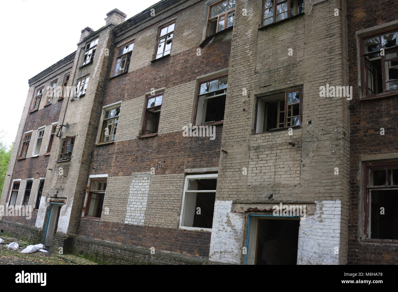 Broken window ruin structure texture town Stock Photo - Alamy