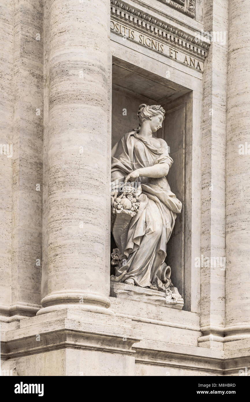Baroque bernini´s masterpiece fontana di trevi at Rome city, Italy ...