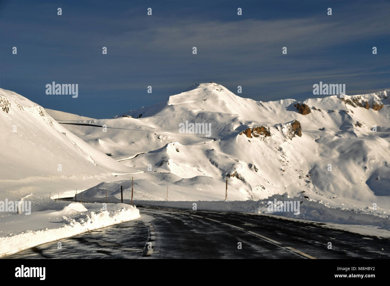 Großglockner Hochalpenstrasse im Winter Stock Photo - Alamy