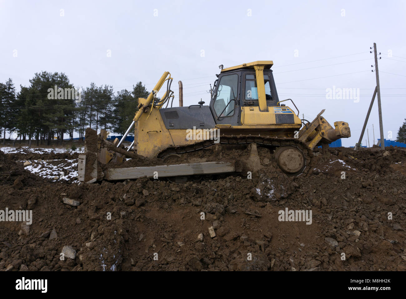 Machine for removing earth hi-res stock photography and images - Alamy