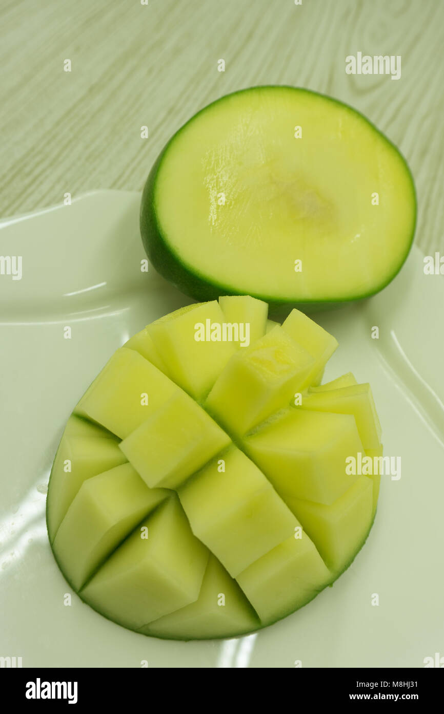 Mango cutting delicacy dessert diet food fresh Stock Photo - Alamy