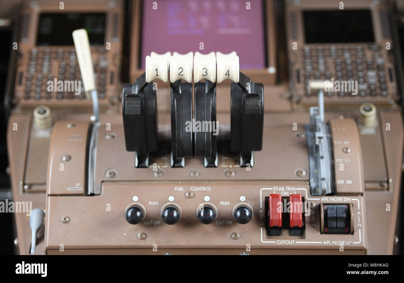 14 March 2018, Germany, Frankfurt: A throttle in the cockpit of a ...
