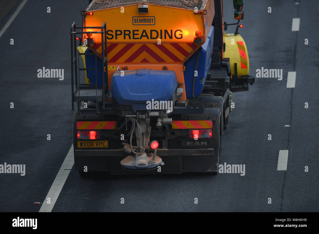 Gritting lorry spreading grit salt High Resolution Stock Photography ...