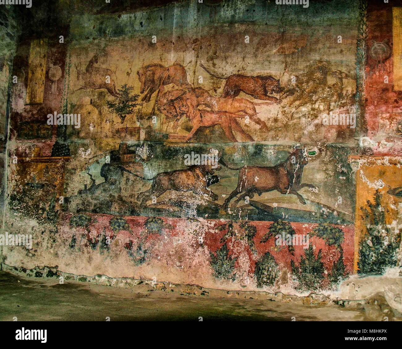 Pompeii, Italy. 26th Sep, 2004. The remains of elaborate wall paintings ...
