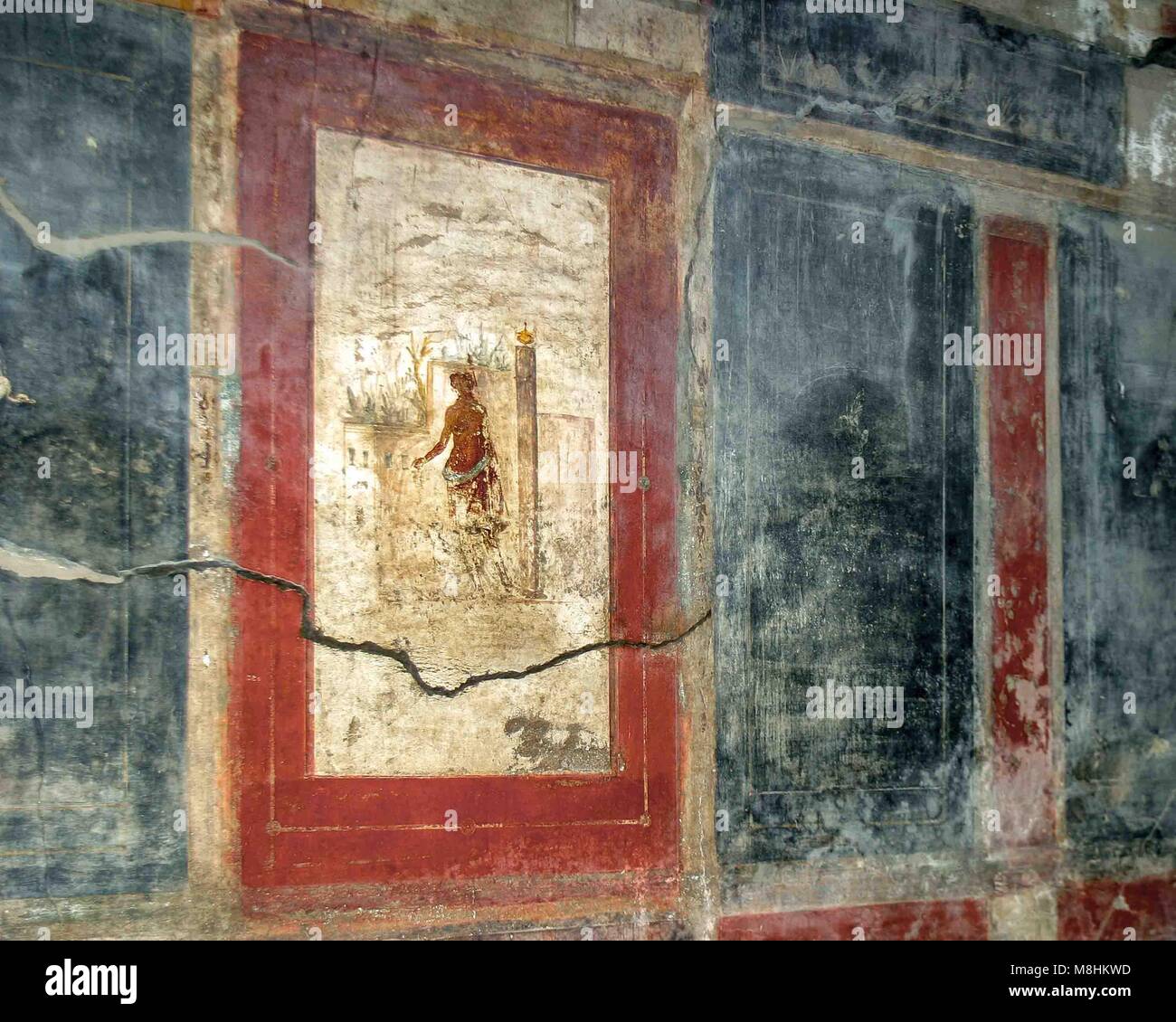 Pompeii, Italy. 26th Sep, 2004. The remains of elaborate wall paintings ...