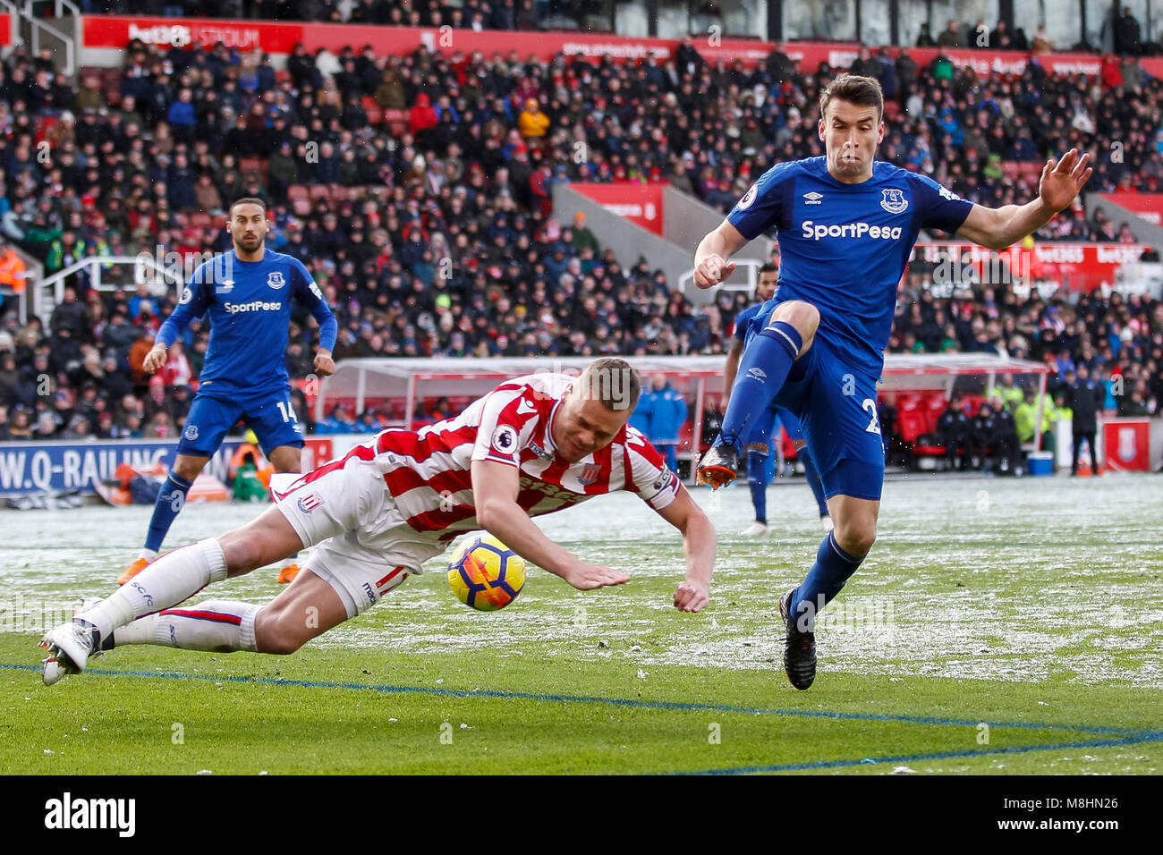 Seamus coleman everton in hi-res stock photography and images - Alamy