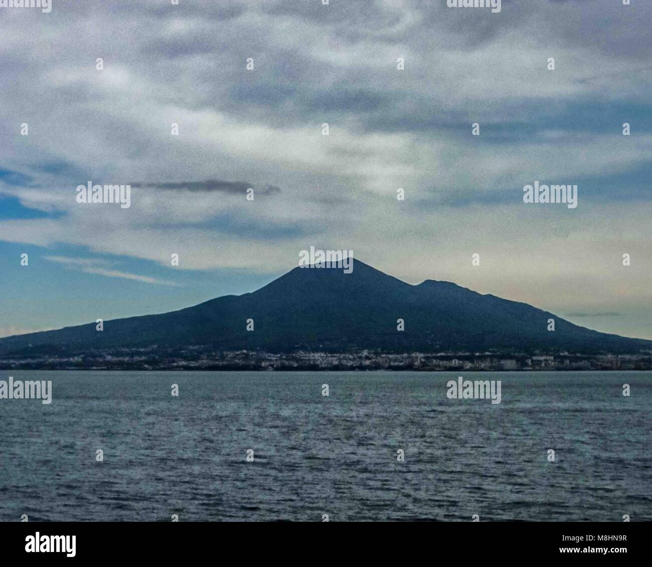 Bay of Naples, Italy. 26th Sep, 2004. The volcano Mount Vesuvius seen ...